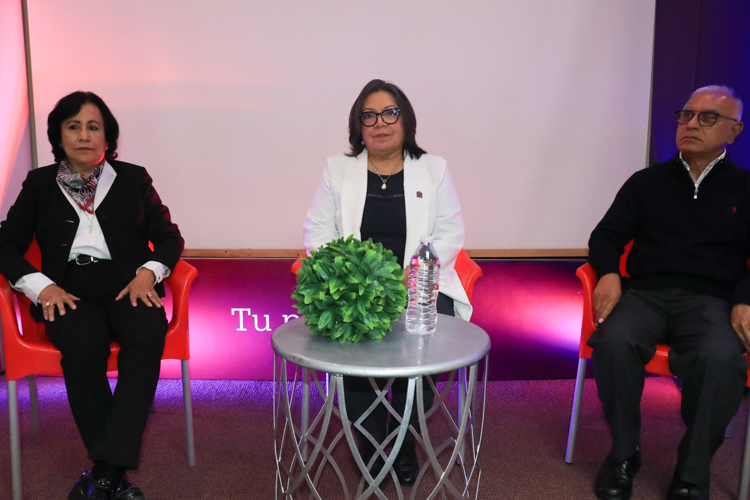 UNE recibió la visita para lograr la reafirmación de la 5/a acreditación del COMAEM ...