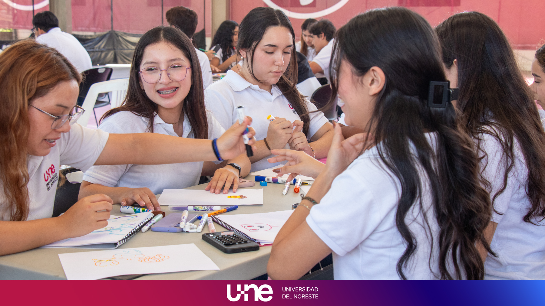 Estudiantes de Prepa UNE exploran Talleres Creativos de Licenciaturas ...